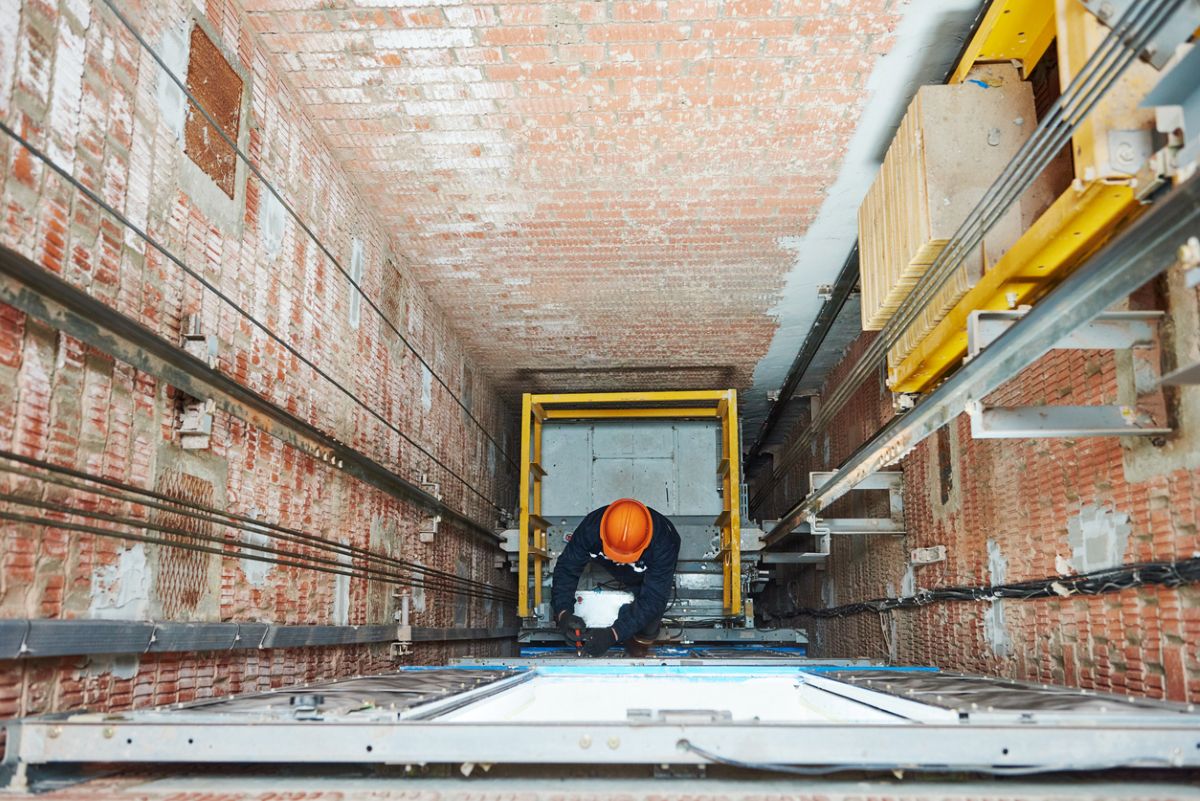 Elevator constructors and mechanics | EducationPlannerBC